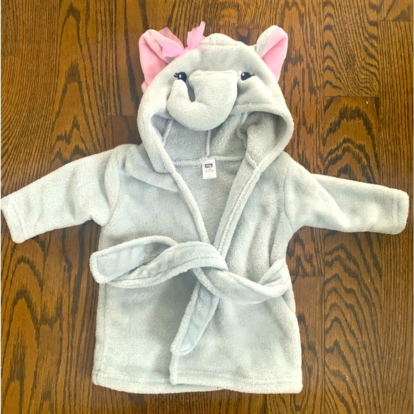Hudson Baby | Pajamas | Grey Elephant Hood Baby Bathroom With Pink Bow ...